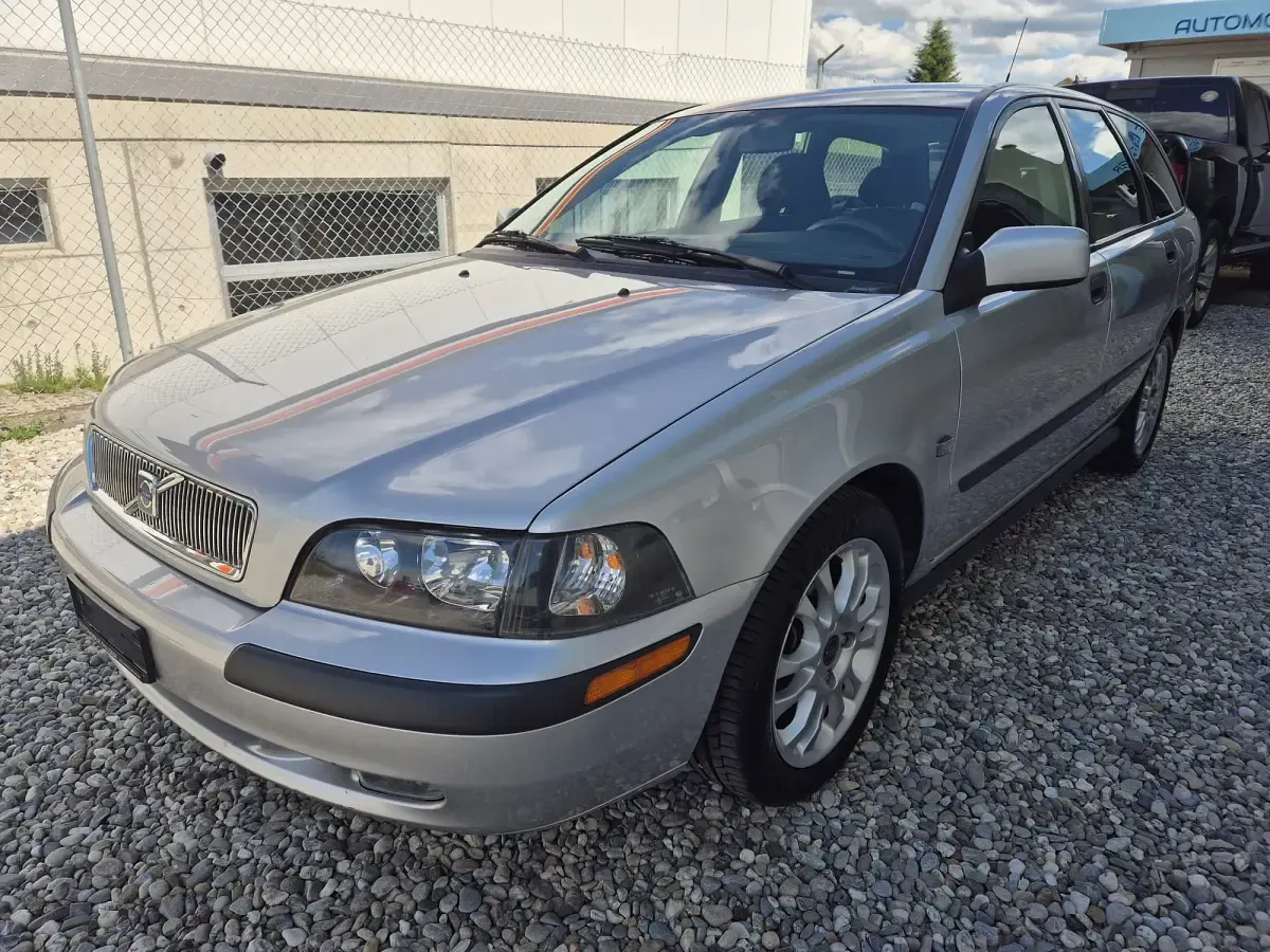 Gebraucht Volvo V40 163 PS (2002) in Grosshöchstetten - CHF 4’200 ...