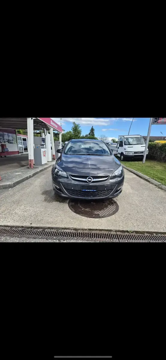 Gebraucht Opel Astra Enjoy 180 PS (2013) in Penthaz - CHF 6’900 | AutoUncle