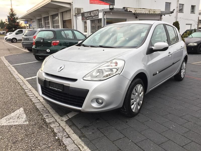 Gebraucht 2011 Renault Clio II Expression 75 PS – 4665 Oftringen ...