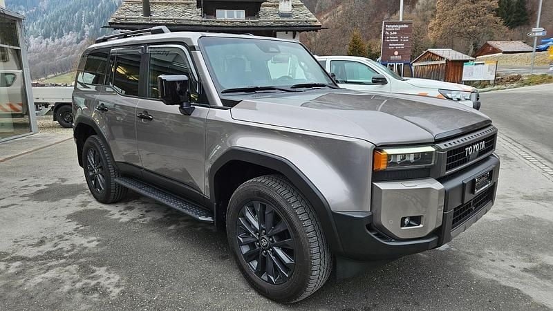 Gebraucht 2024 Toyota Land Cruiser Style 205 PS SUV – 7252 Klosters ...