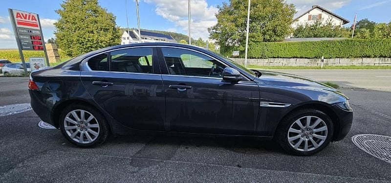 Gebraucht 2016 Jaguar XE Prestige 180 PS Limousine – 8217 Wilchingen ...
