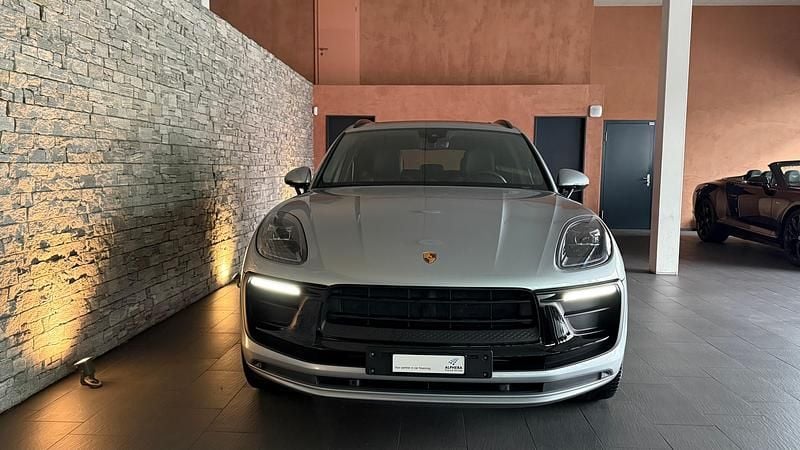 Gebraucht 2023 Porsche Macan 265 PS SUV – 8864 Reichenburg SZ (Händler ...