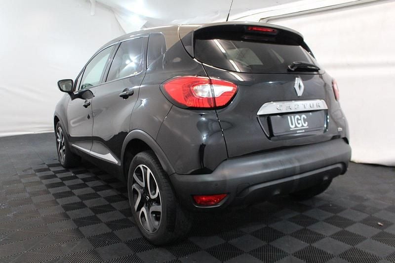 Gebraucht 2015 Renault Captur Privilege 120 PS SUV – 5322 Koblenz ...