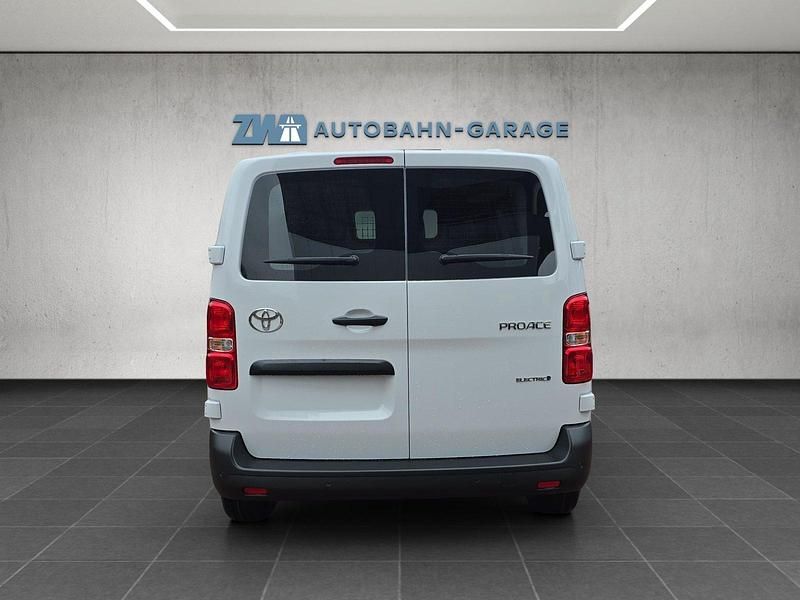 Neu 2026 Toyota Proace Advance 136 PS Van / Kleinbus – 3250 Lyss ...