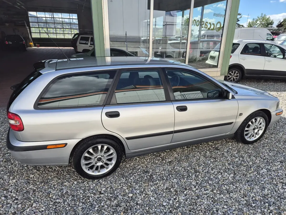 Gebraucht Volvo V40 163 PS (2002) in Grosshöchstetten - CHF 4’200 ...