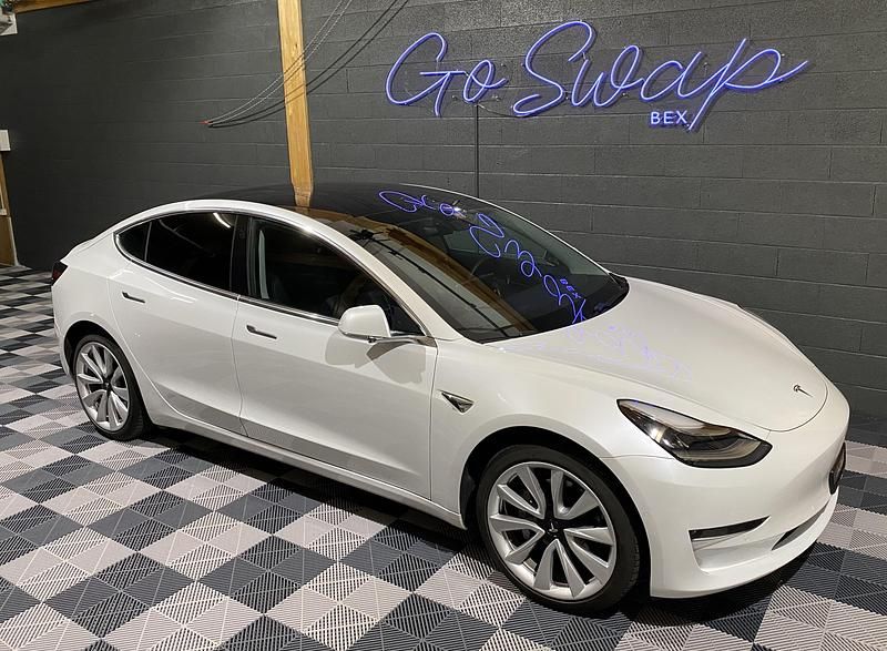 Gebraucht 2019 Tesla Model 3 462 PS Limousine – 1880 Bex (Händler ...