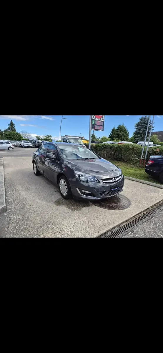 Gebraucht Opel Astra Enjoy 180 PS (2013) in Penthaz - CHF 6’900 | AutoUncle