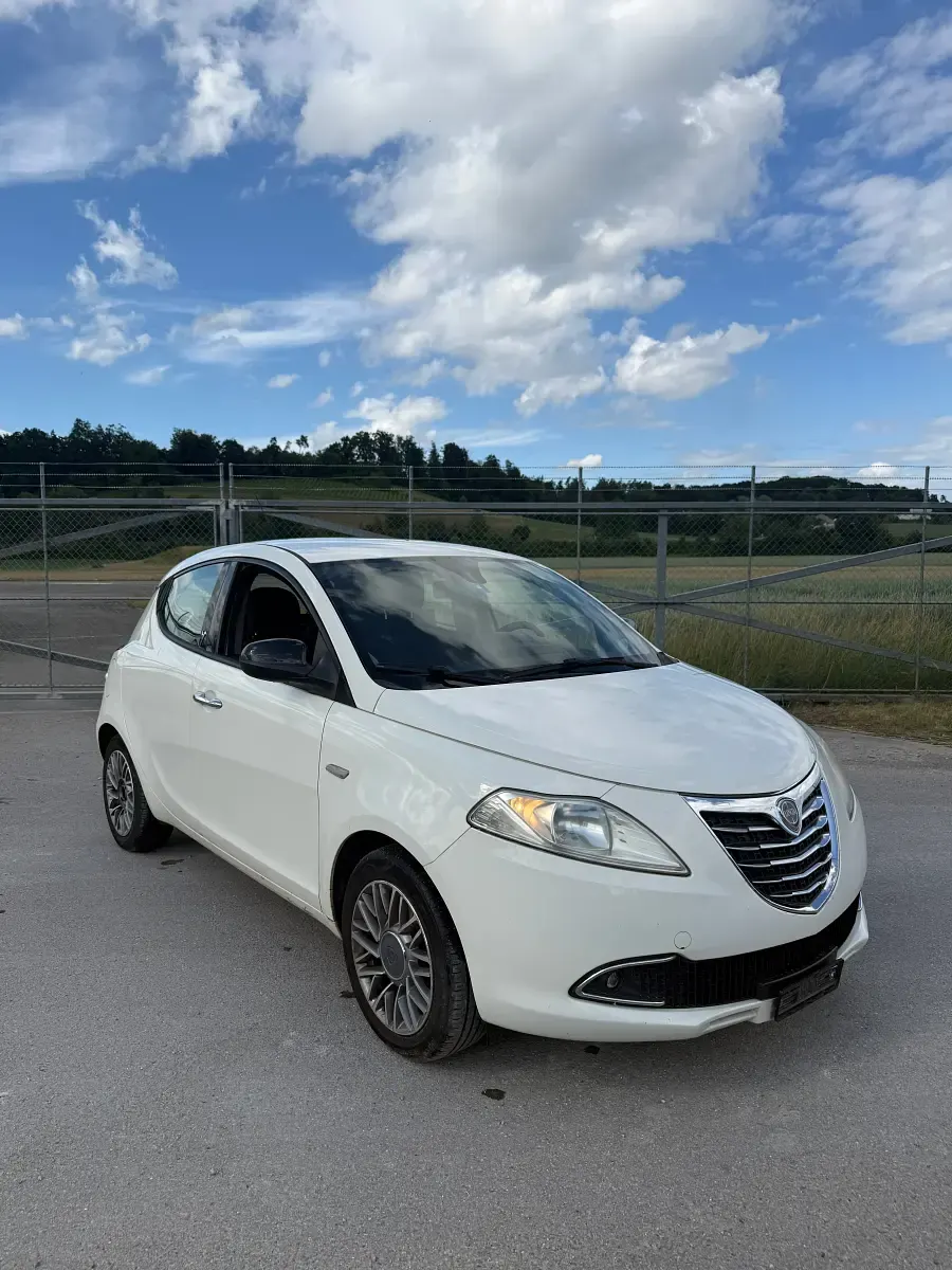 Gebraucht Lancia Ypsilon Gold 85 PS (2011) in Volketswil - CHF 1’999 ...