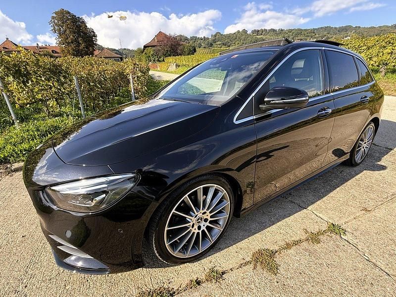 Gebraucht 2019 Mercedes B200 AMG line 163 PS Van / Kleinbus – 1180 ...
