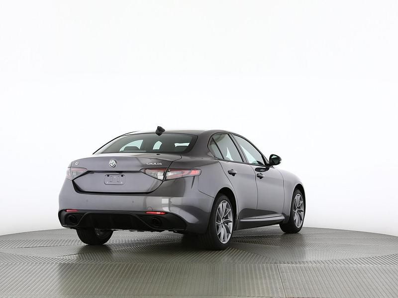 Neu 2025 Alfa Romeo Giulia Sprint 280 PS Limousine – 8050 Zürich ...