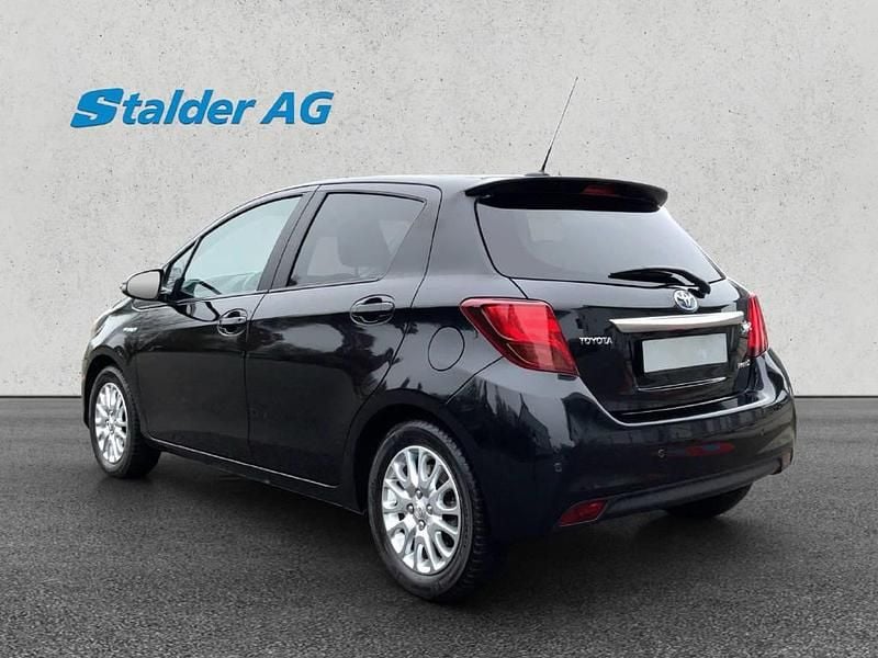Gebraucht 2016 Toyota Yaris Hybrid Trend 101 PS Limousine – 6232 ...