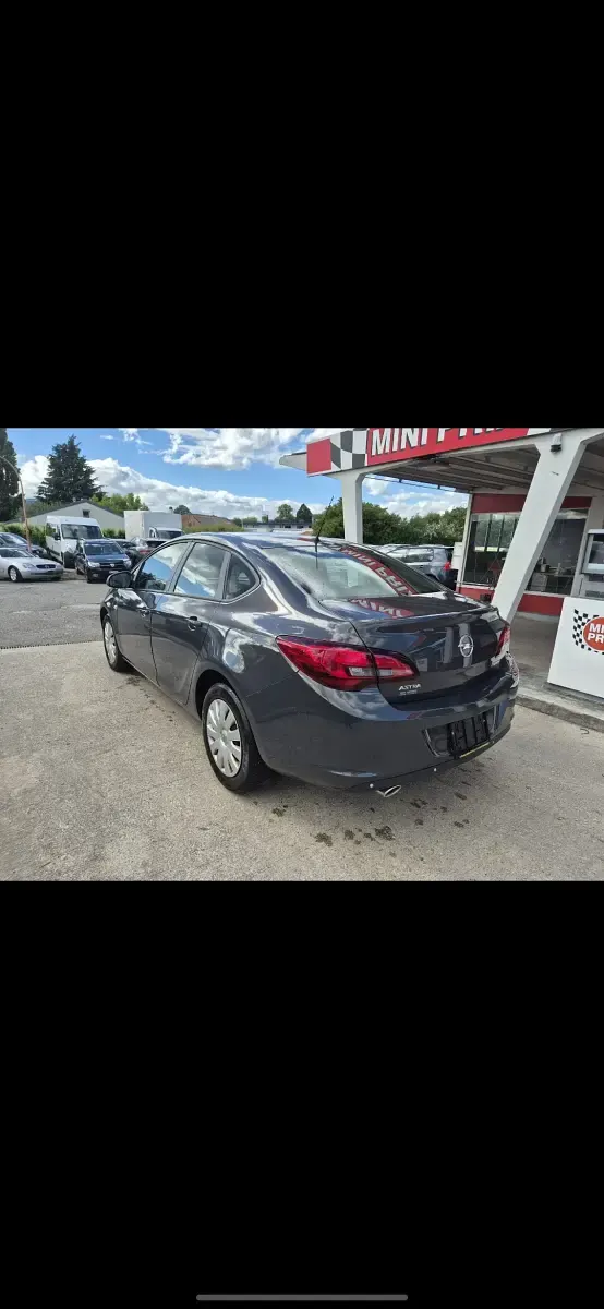 Gebraucht Opel Astra Enjoy 180 PS (2013) in Penthaz - CHF 6’900 | AutoUncle