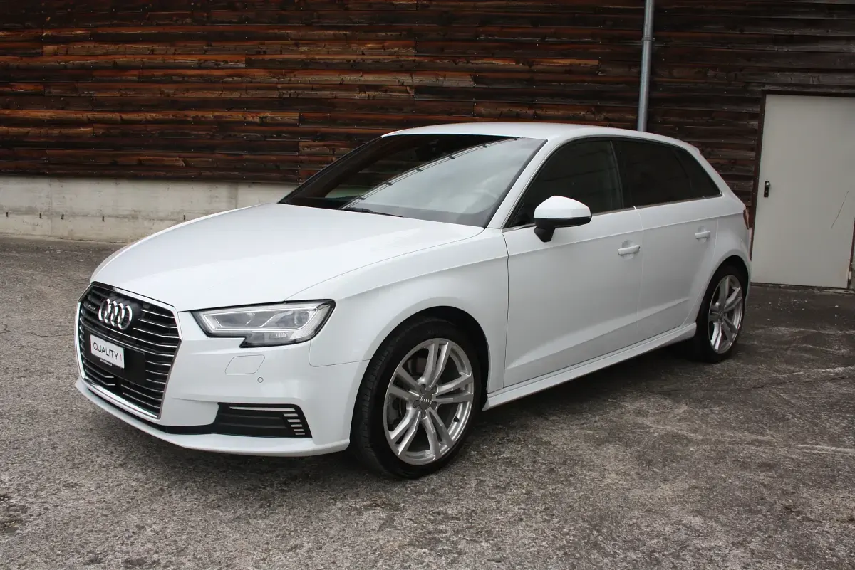 Gebraucht Audi A3 Sportback e-tron Sport 204 PS (2020) in Amlikon ...