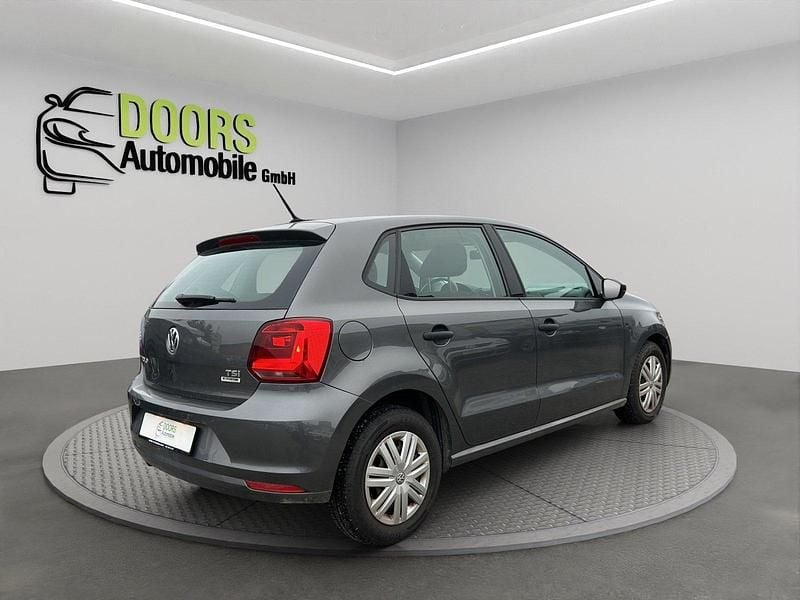 Gebraucht 2016 VW Polo Trendline 90 PS Kleinwagen – 8340 Hinwil ...