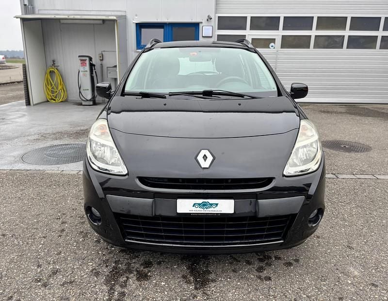 Gebraucht 2011 Renault Clio II Night&Day 103 PS – 8416 Flaach (bei ...