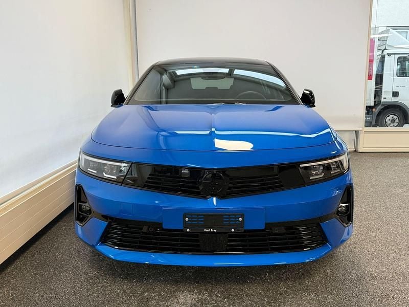 Gebraucht 2023 Opel Astra 156 PS Limousine – 6010 Kriens (Händler ...