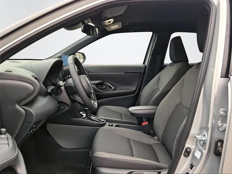 Neu 2025 Toyota Yaris Cross Trend 131 PS SUV – 8207 Schaffhausen ...