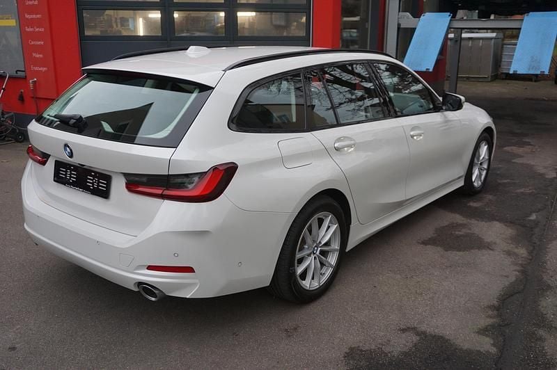 Gebraucht 2023 BMW 320e Shadowline 201 PS Kombi – 8400 Winterthur ...