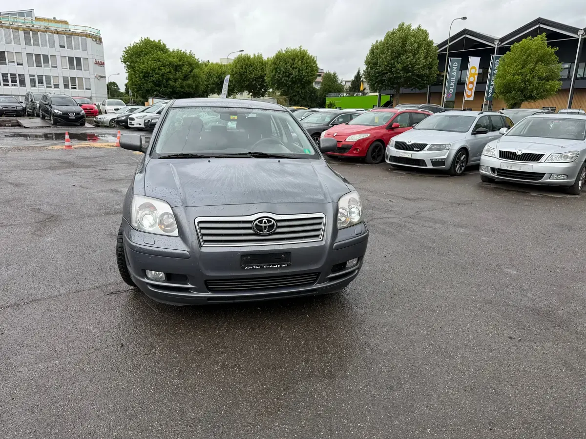 Gebraucht Toyota Avensis Sol 147 PS (2004) in Fällanden - CHF 2’300 ...