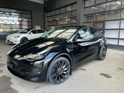Tesla Occasionen günstig kaufen – AutoUncle