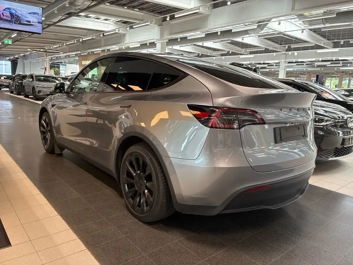 Brugt Tesla Model Y RWD 299 HK (2024) i Silkeborg - 274.900 kr. | AutoUncle