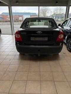 Brugt 2005 Ford Focus Ghia 115 HK Sedan – 5700 Svendborg (Forhandler ...