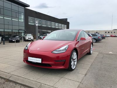 Tesla Model 3 brugt - 4 til salg + vurderet af AutoUncle