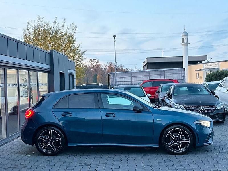 Gebraucht 2021 Mercedes A180 AMG 136 PS Limousine – Hessen (Händler ...