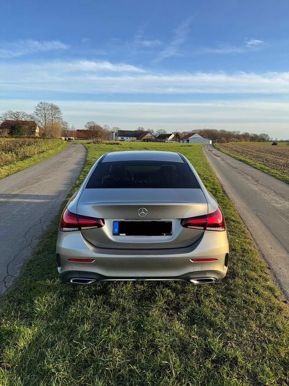 Gebraucht 2019 Mercedes A220 AMG line 190 PS Limousine – 32107 ...