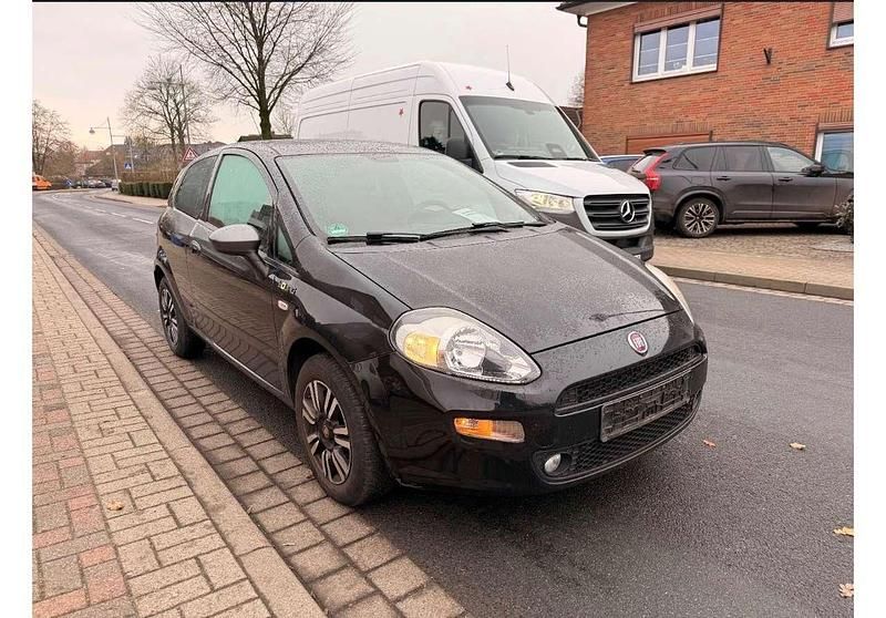 Gebraucht Fiat Punto Evo Young 69 PS (2015) in Tostedt - 3.499 ...