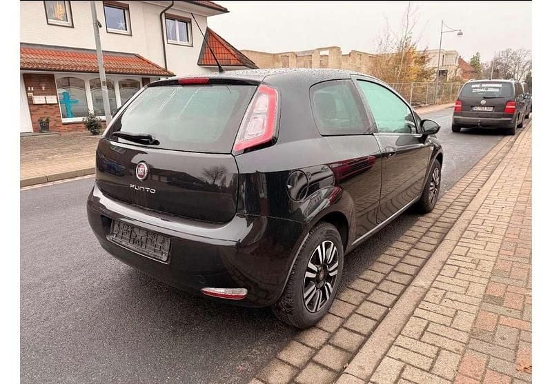 Gebraucht Fiat Punto Evo Young 69 PS (2015) in Tostedt - 3.499 ...