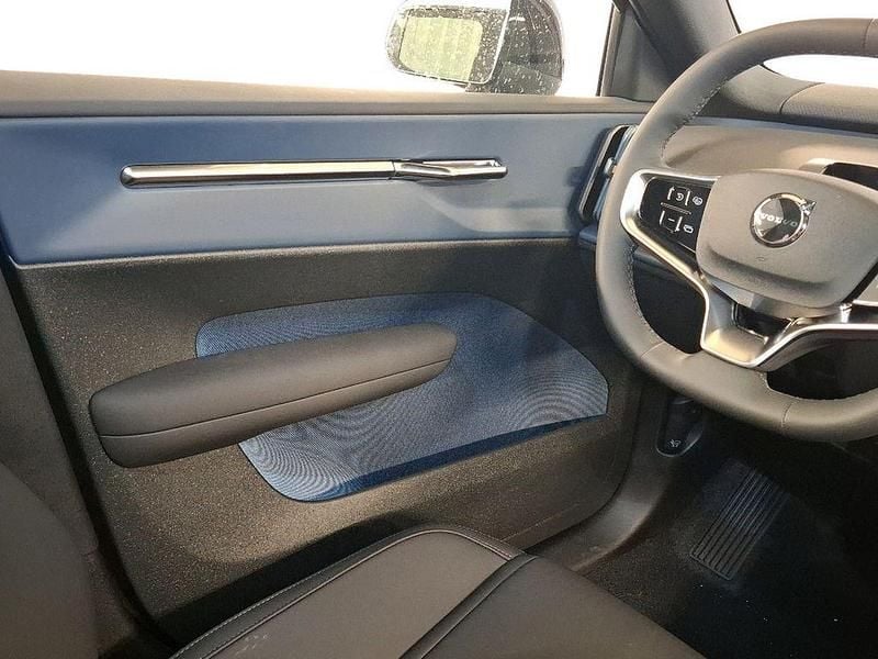 Gebraucht 2025 Volvo EX30 CC Performance 428 PS Limousine – Brandenburg ...