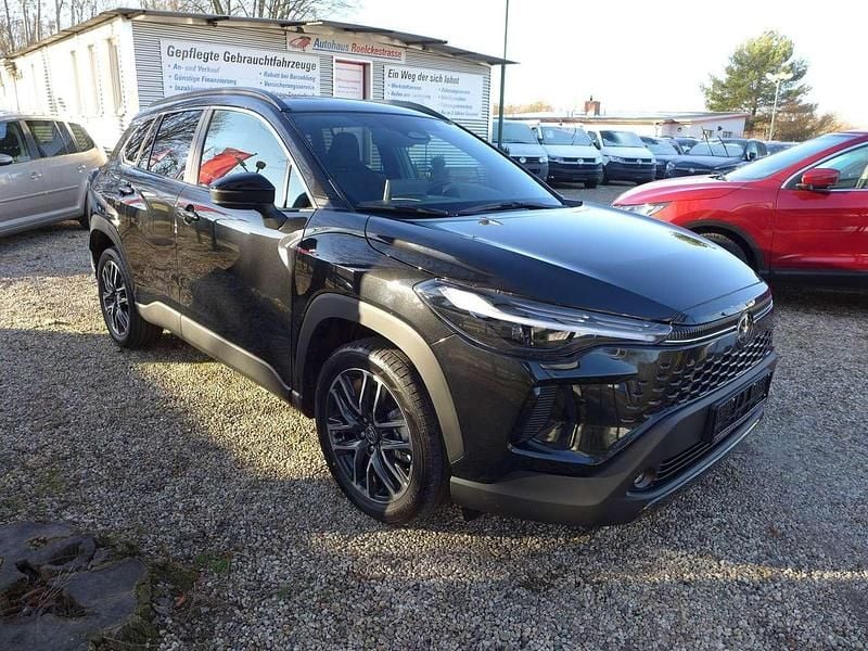 Neu 2026 Toyota Corolla Cross Style 152 PS SUV – 13088 Berlin (Händler ...