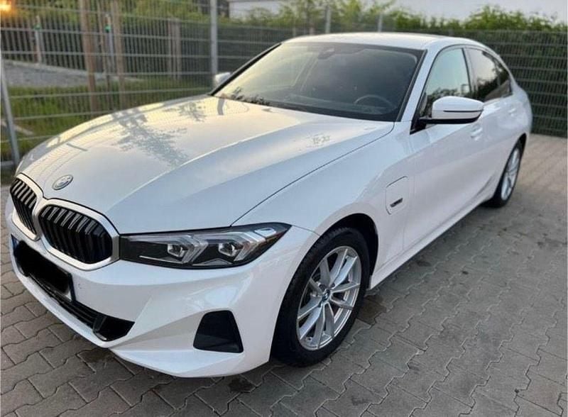 Gebraucht 2022 BMW 320e Sport Line 163 PS Limousine – 48268 Nordrhein ...