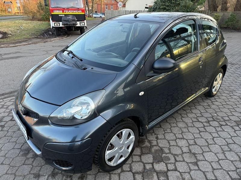 Gebraucht 2009 Toyota Aygo 68 PS Kleinwagen – Niedersachsen (Händler ...
