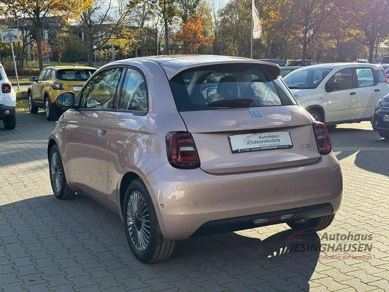 Neu 2025 Fiat 500e Icon 118 PS Kleinwagen – 34454 Bad Arolsen (Händler ...