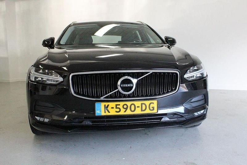 Gebraucht 2018 Volvo V90 Momentum 252 PS Kombi – (Händler) – 19.071 ...