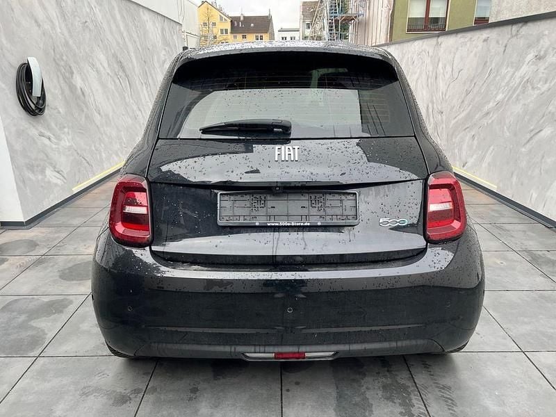 Gebraucht 2022 Fiat 500e La Prima 118 PS Kleinwagen – 42289 Wuppertal ...