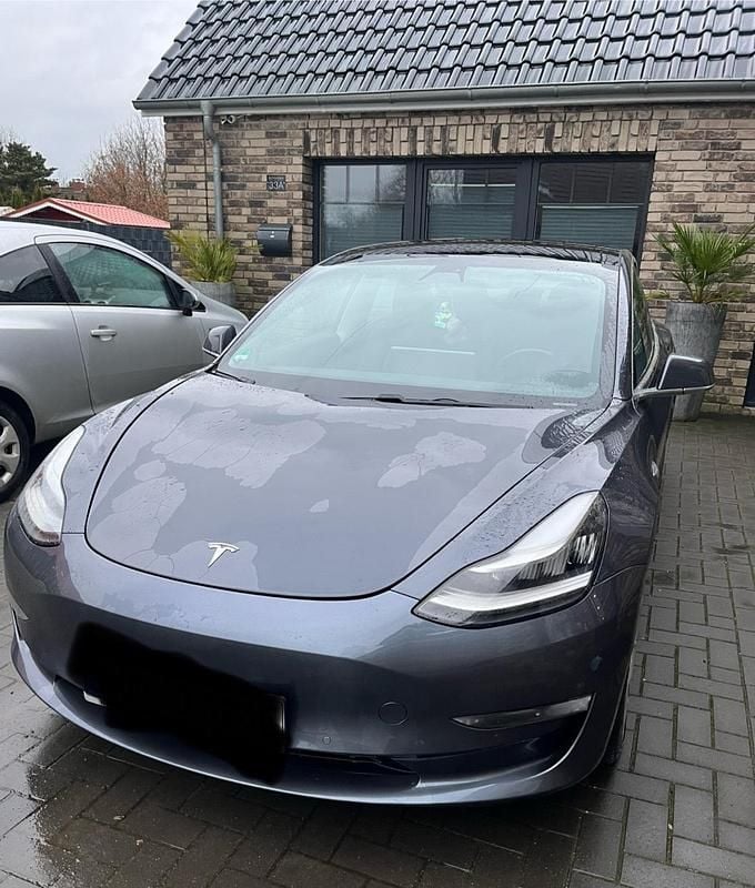 Gebraucht 2019 Tesla Model 3 500 PS Limousine – 26624 Niedersachsen ...