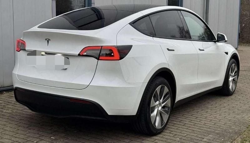 Gebraucht 2023 Tesla Model Y RWD 347 PS SUV – 13583 Berlin (Privat ...