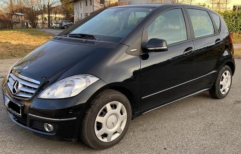 Gebraucht 2010 Mercedes A180 Avantgarde 109 PS Limousine – 83115 ...