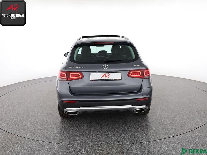 Gebraucht 2020 Mercedes GLC300e 320 PS SUV – Berlin (Händler) – 33.740 ...
