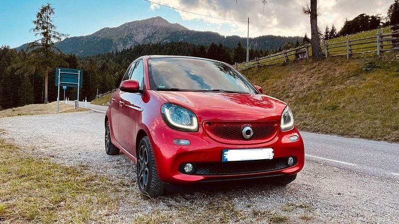 Gebraucht 2019 Smart ForFour 90 PS Kleinwagen – 50259 Nordrhein ...