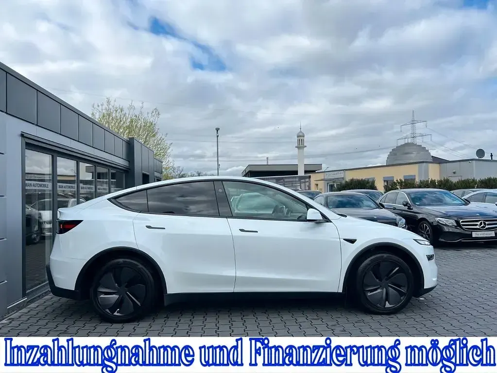 Gebraucht Tesla Model Y Standard Range 299 PS (2025) - 48.890 € | AutoUncle