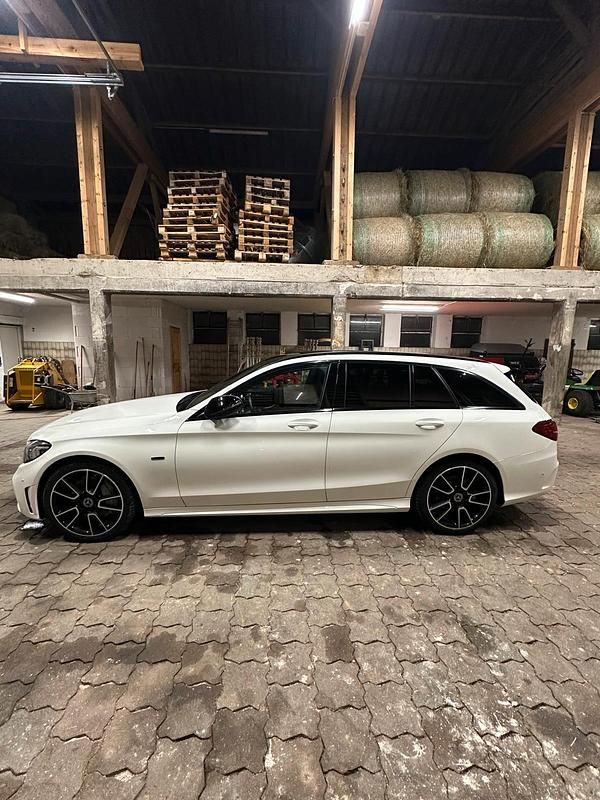 Gebraucht 2020 Mercedes C300e AMG 300 PS Kombi – 74232 Baden ...
