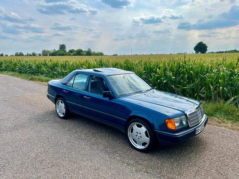 Gebraucht 1988 Mercedes E260 160 PS Limousine – 68307 Baden-Württemberg ...