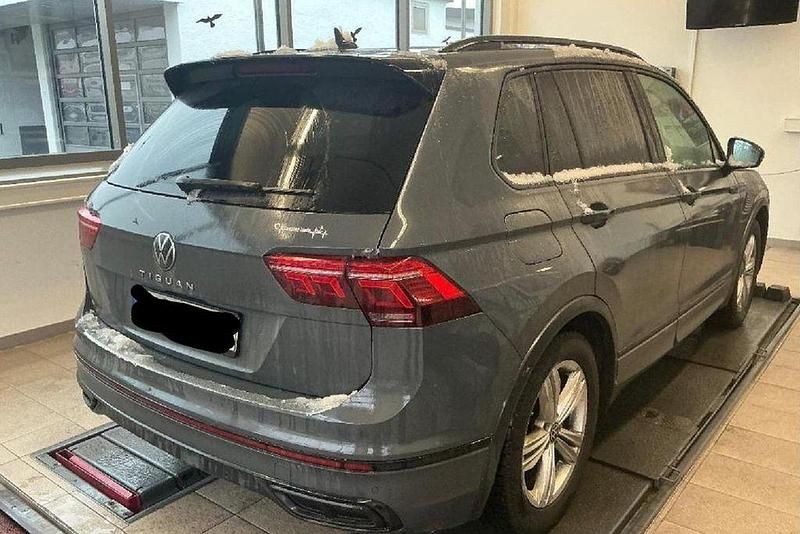 Gebraucht 2023 VW Tiguan Style 150 PS SUV – 35394 Gießen (Händler) – 32 ...