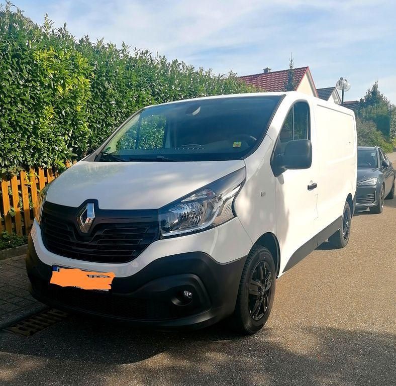 Gebraucht 2017 Renault Trafic Basis 121 PS Van / Kleinbus – 75056 ...