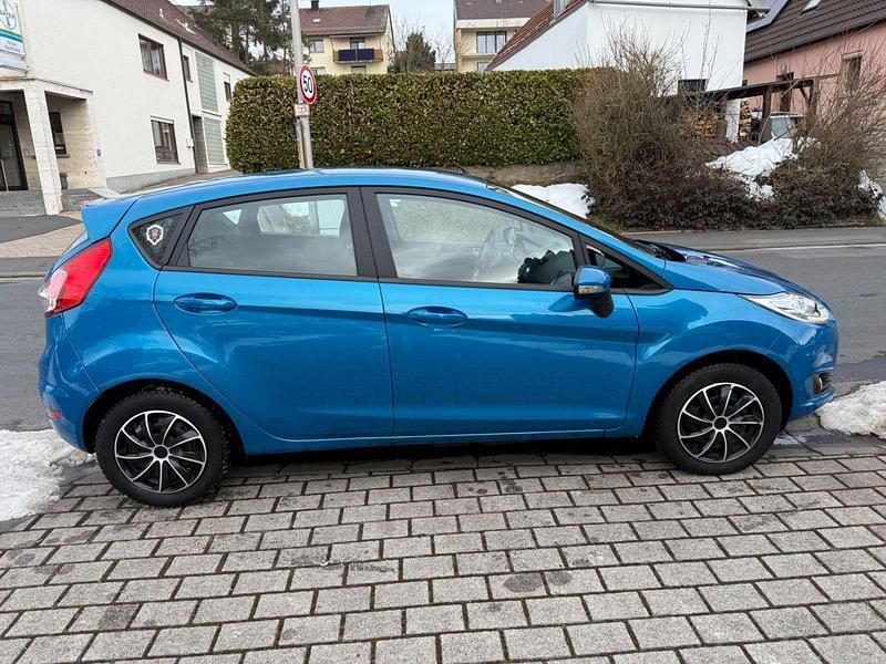 Gebraucht 2016 Ford Fiesta Celebration 101 PS Kleinwagen – Bayern ...