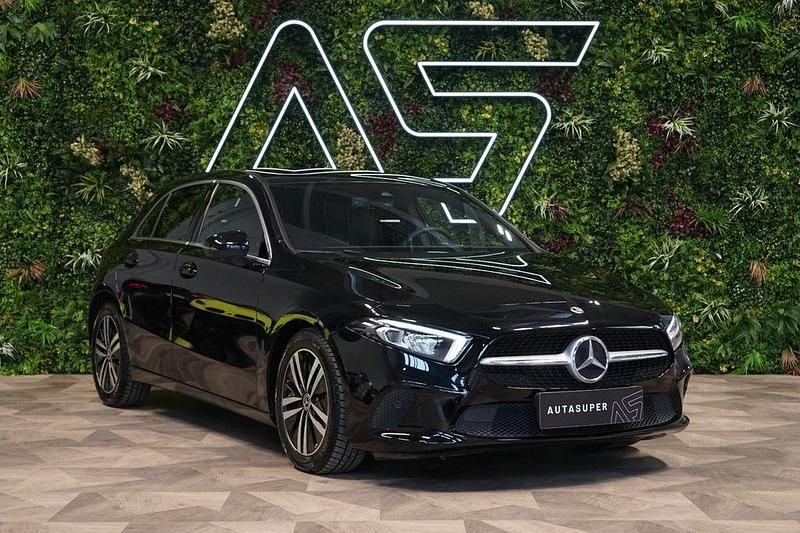 Gebraucht 2021 Mercedes 180 116 PS Limousine – (Händler) – 23.000 ...